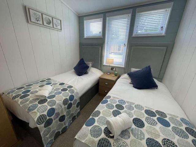 2 bed property for sale