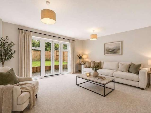 2 bed property for sale