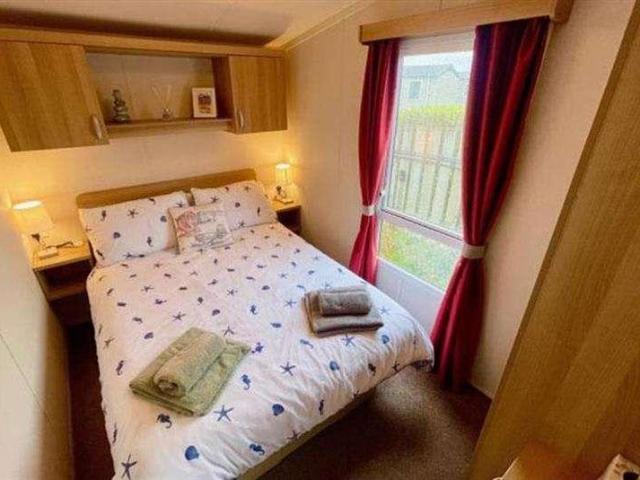 2 bed property for sale