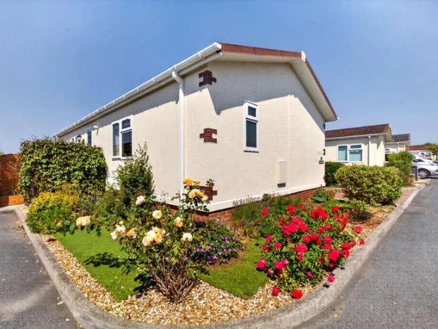 2 bed property for sale