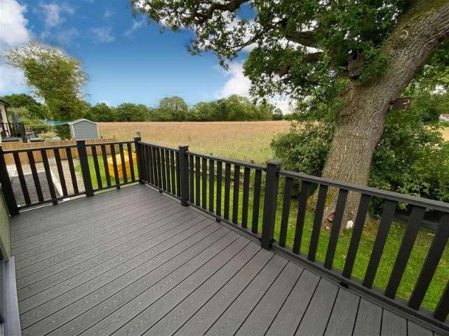2 bed property for sale