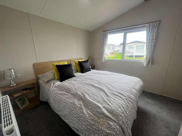 2 bed property for sale