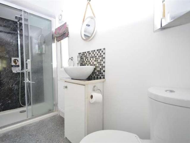 2 bed property for sale