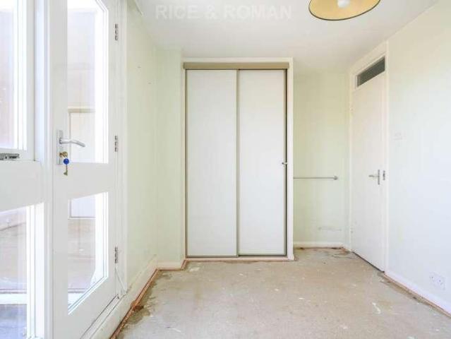 2 bed property for sale