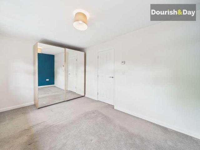 2 bed property for sale