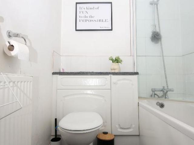 2 bed property for sale
