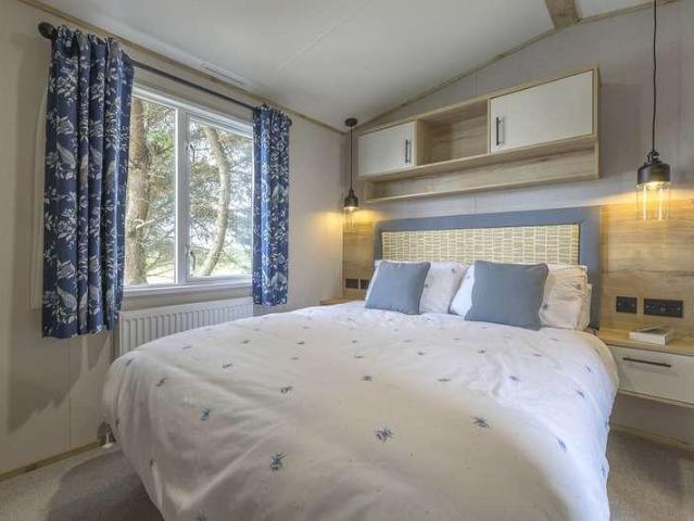 2 bed property for sale