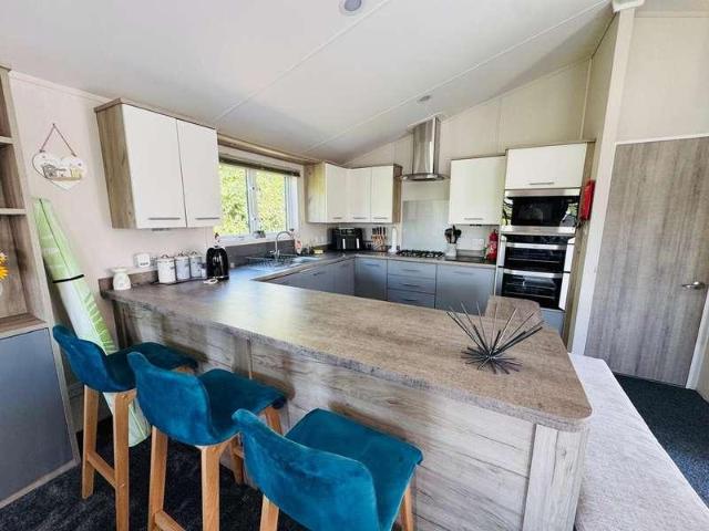 2 bed property for sale