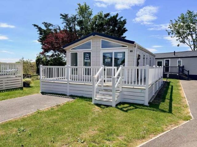 2 bed property for sale