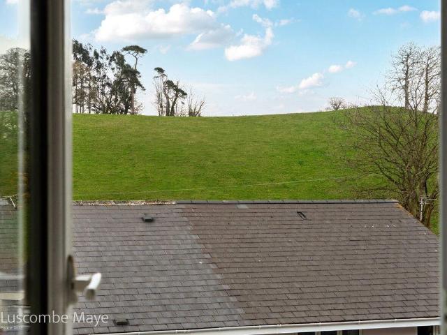 2 bed property for sale