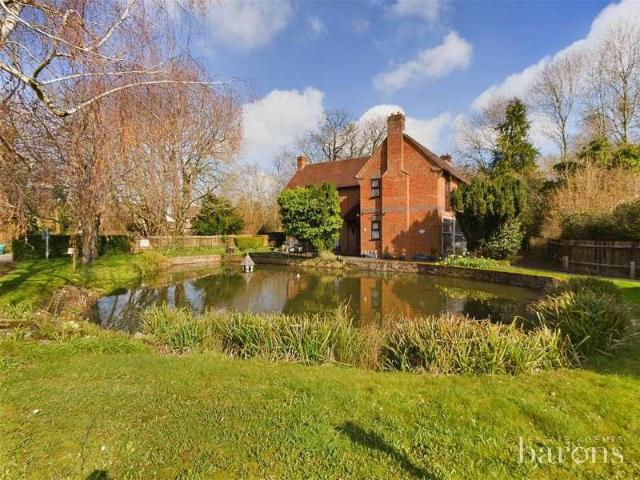 2 bed property for sale
