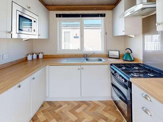 2 bed property for sale
