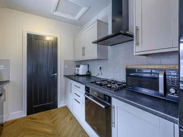 2 bed property for sale
