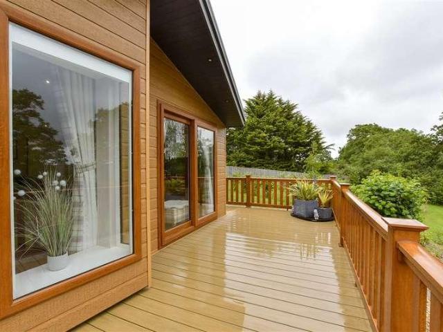 2 bed property for sale