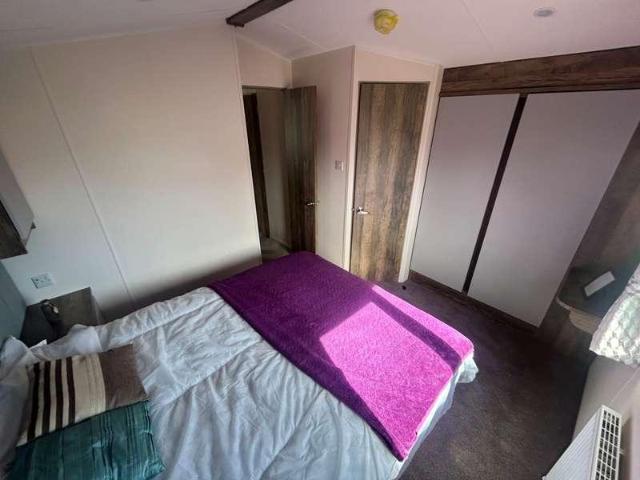 2 bed property for sale