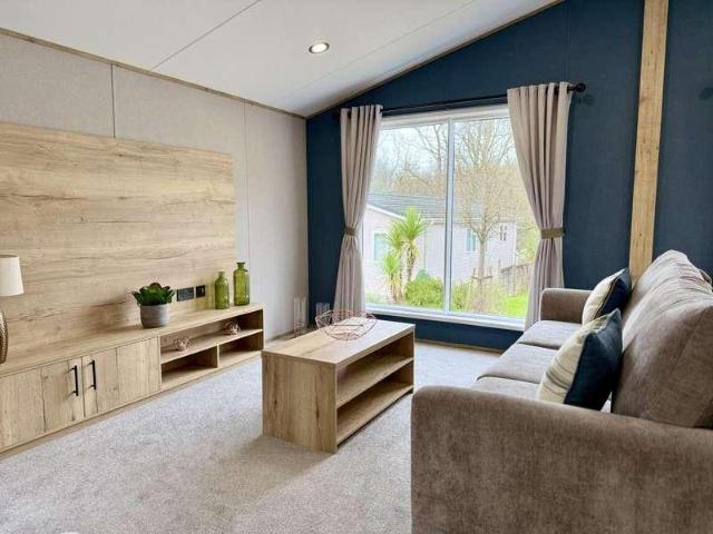 2 bed property for sale