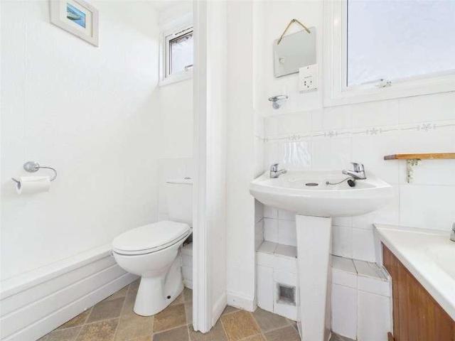 2 bed property for sale