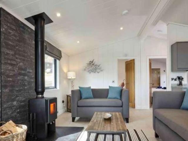 2 bed property for sale