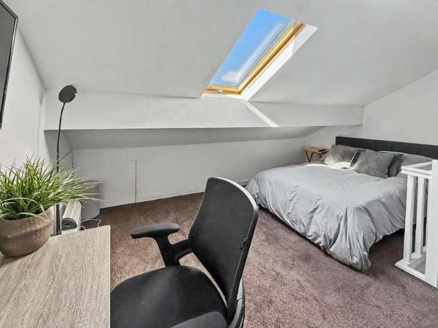 2 bed property for sale