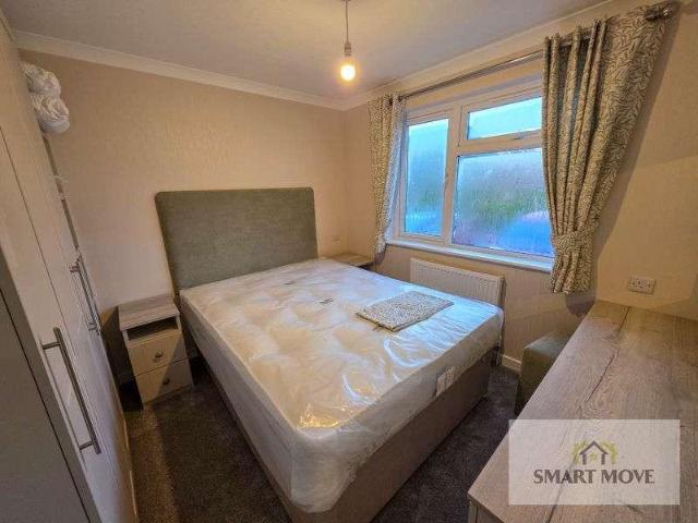 2 bed property for sale