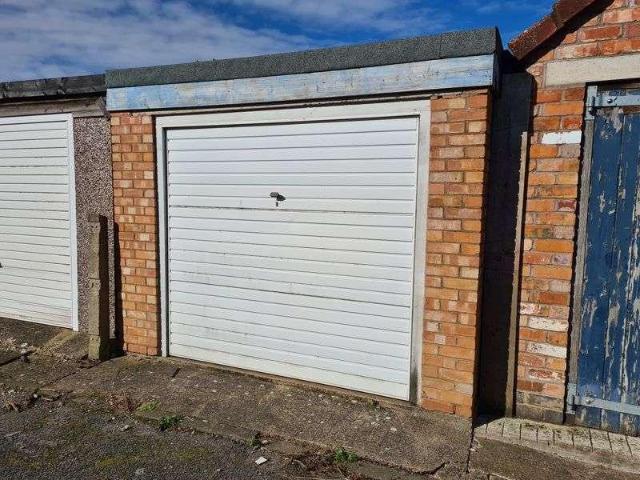 2 bed property for sale