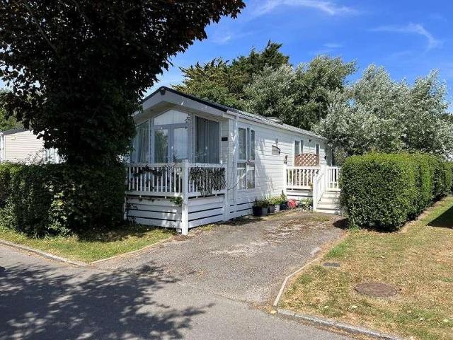 2 bed property for sale