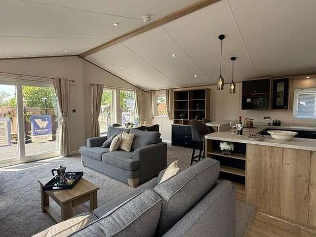 2 bed property for sale