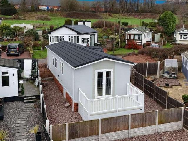 2 bed property for sale