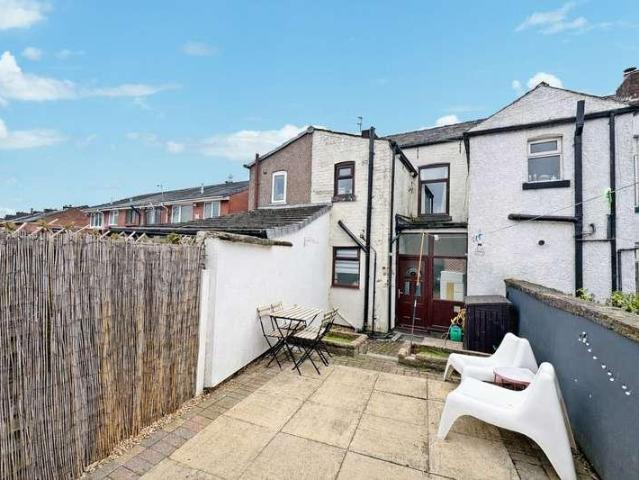 2 bed property for sale