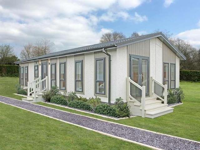 2 bed property for sale