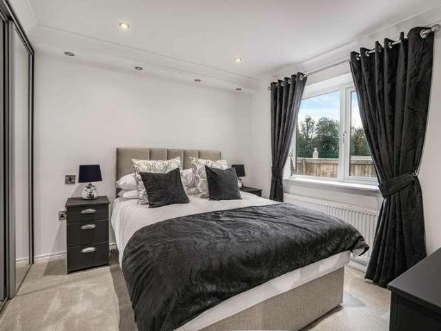 2 bed property for sale