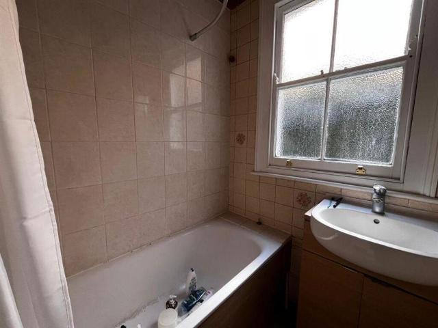 2 bed property for sale