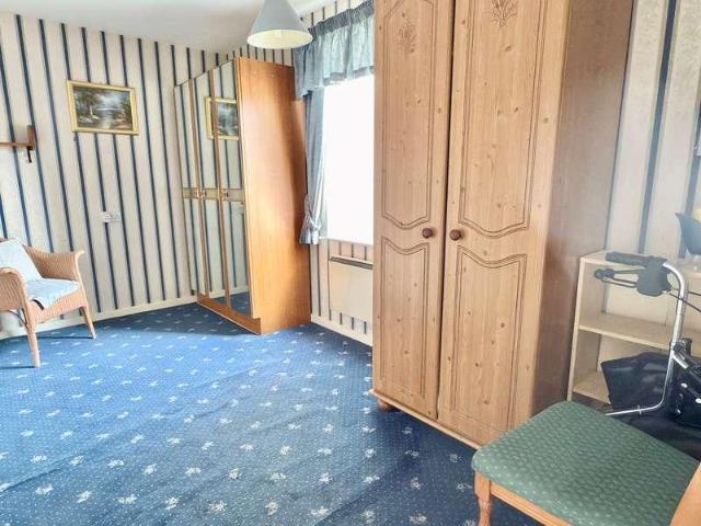 2 bed property for sale