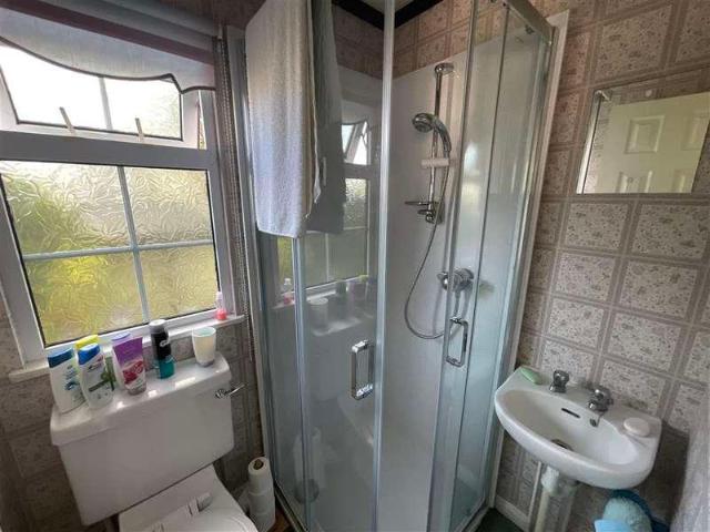 2 bed property for sale
