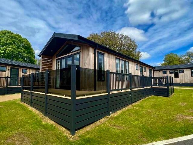 2 bed property for sale