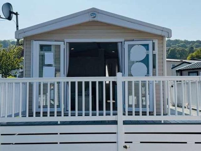 2 bed property for sale