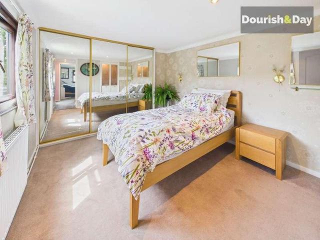 2 bed property for sale