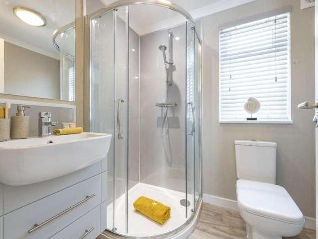 2 bed property for sale