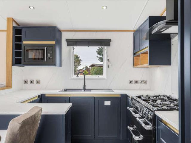 2 bed property for sale