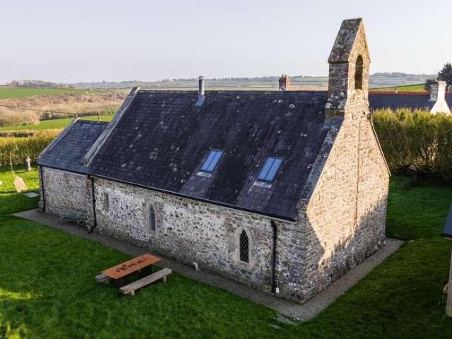 2 bed property for sale
