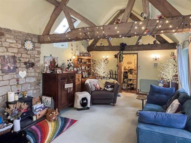 2 bed property for sale