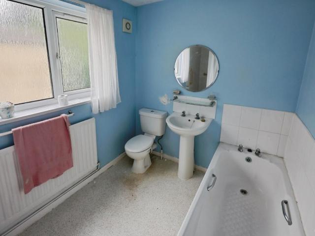 2 bed property for sale
