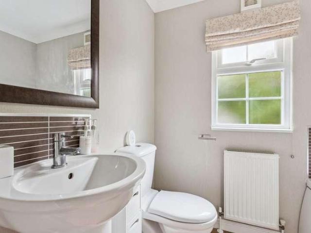 2 bed property for sale