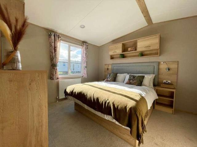 2 bed property for sale