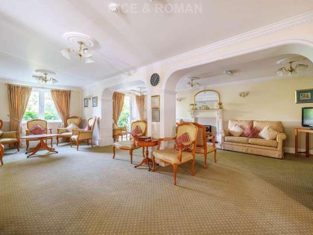 2 bed property for sale