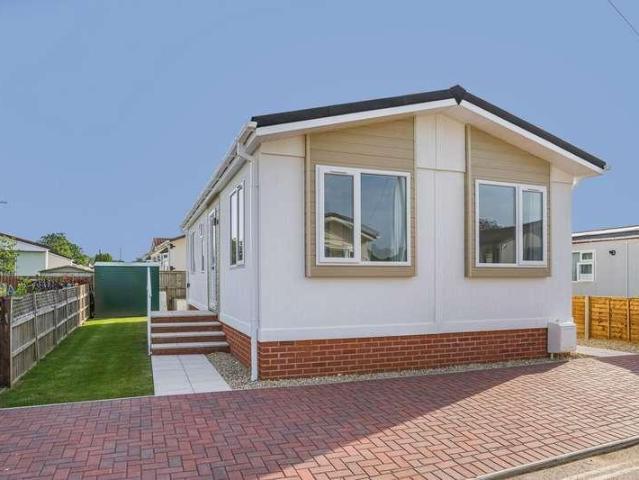 2 bed property for sale
