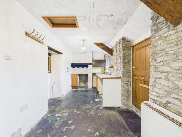 2 bed property for sale