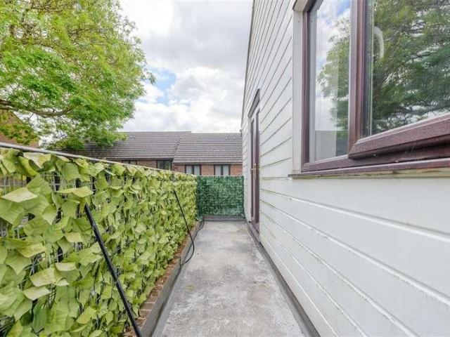 2 bed property for sale