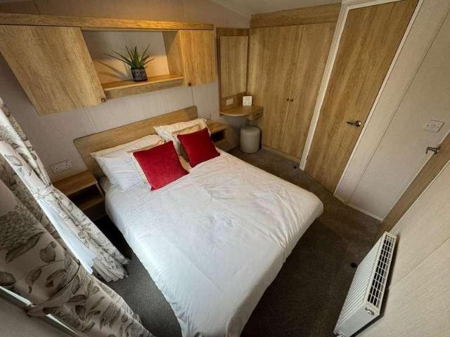 2 bed property for sale