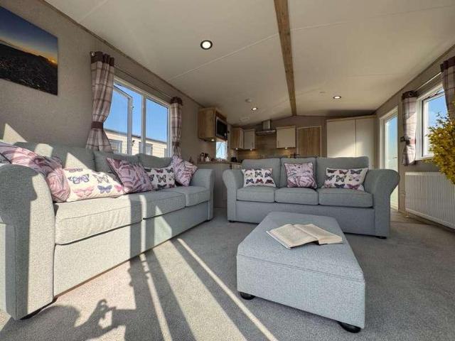 2 bed property for sale